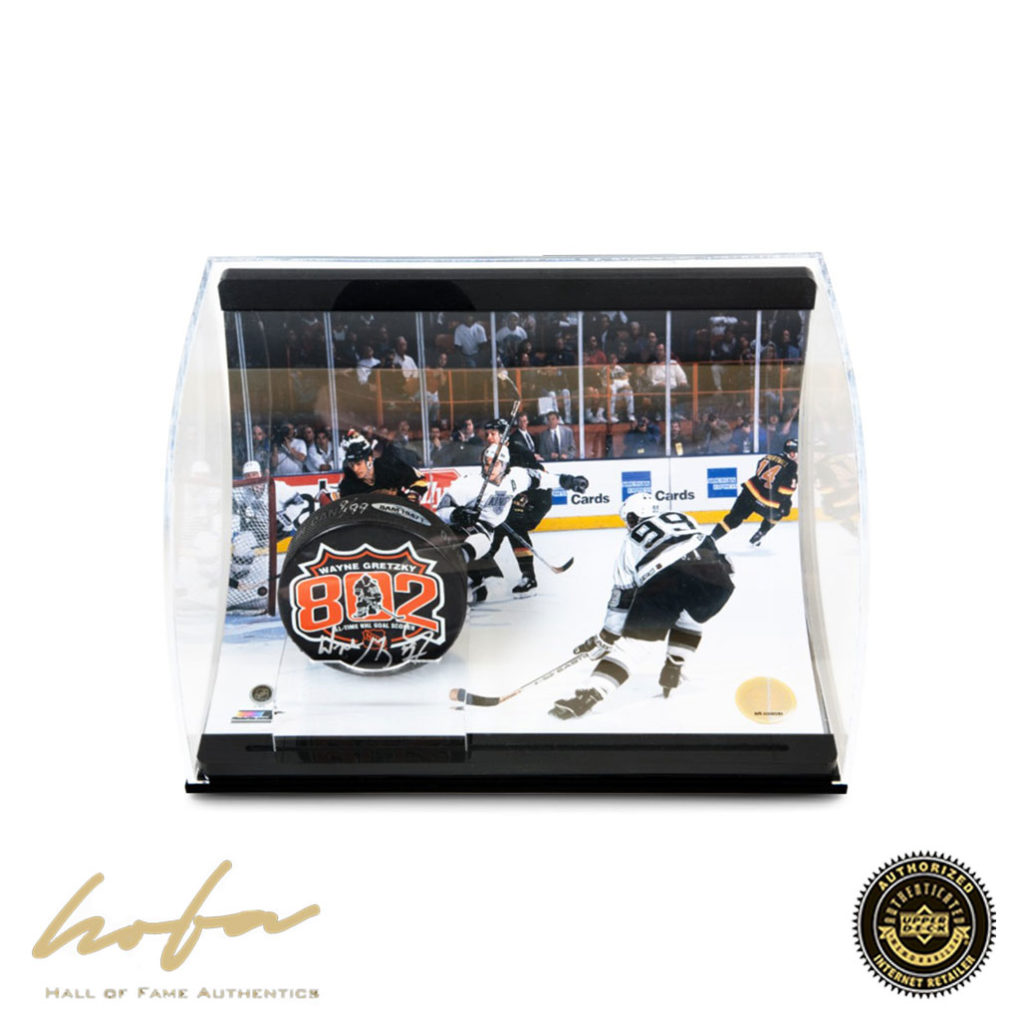 WAYNE GRETZKY 802 GOAL 8x10 IN CURVE W/ 802 LOGO PUCK - L99 - Hall of ...